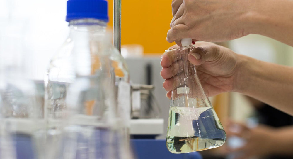 Quantitative determination of chromic anhydride and chromium (III) in